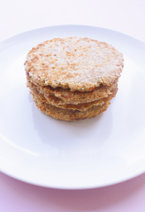 Sri Lankan pol (coconut) roti with green chillies | Coconut Queendom
